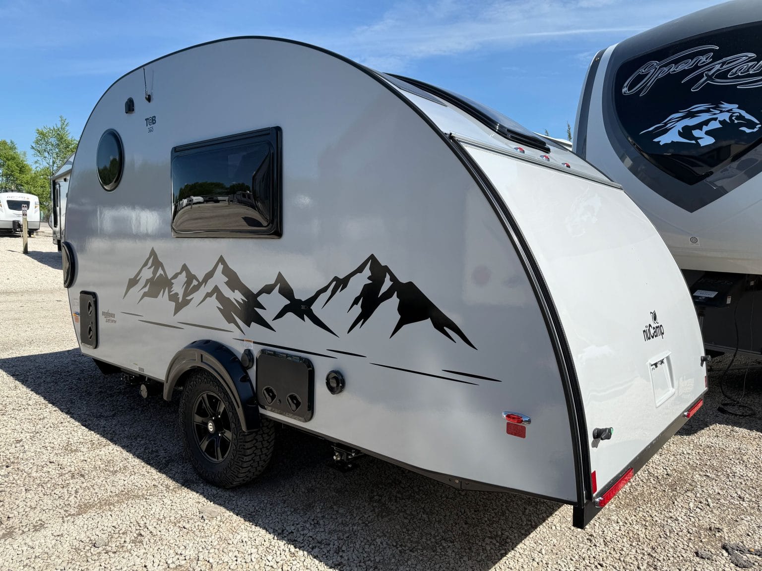 2025 nuCamp TAB 360 CS #008077 – Vacationland